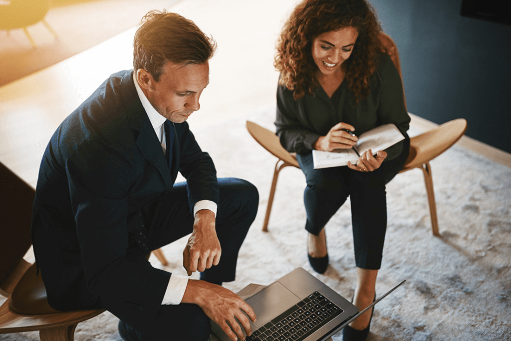 Coaching vs. Mentoring: Meaning, Key Differences, and Benefits